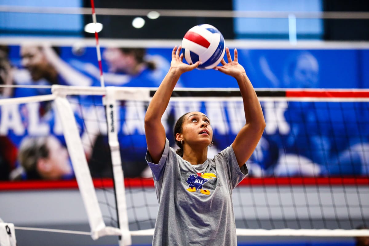 Camryn Turner: An artist, a prophet and an All-American?