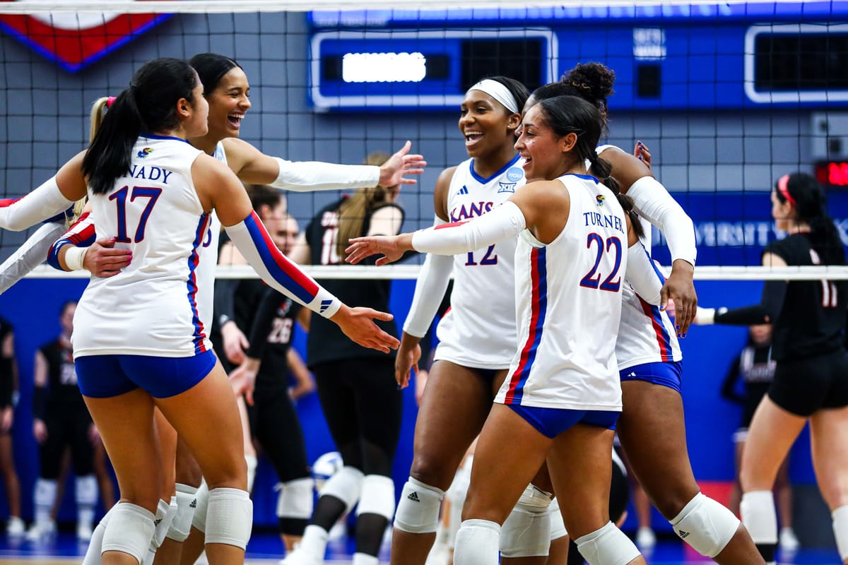 Moments That Popped: Kansas sweeps Omaha in NCAA Tournament